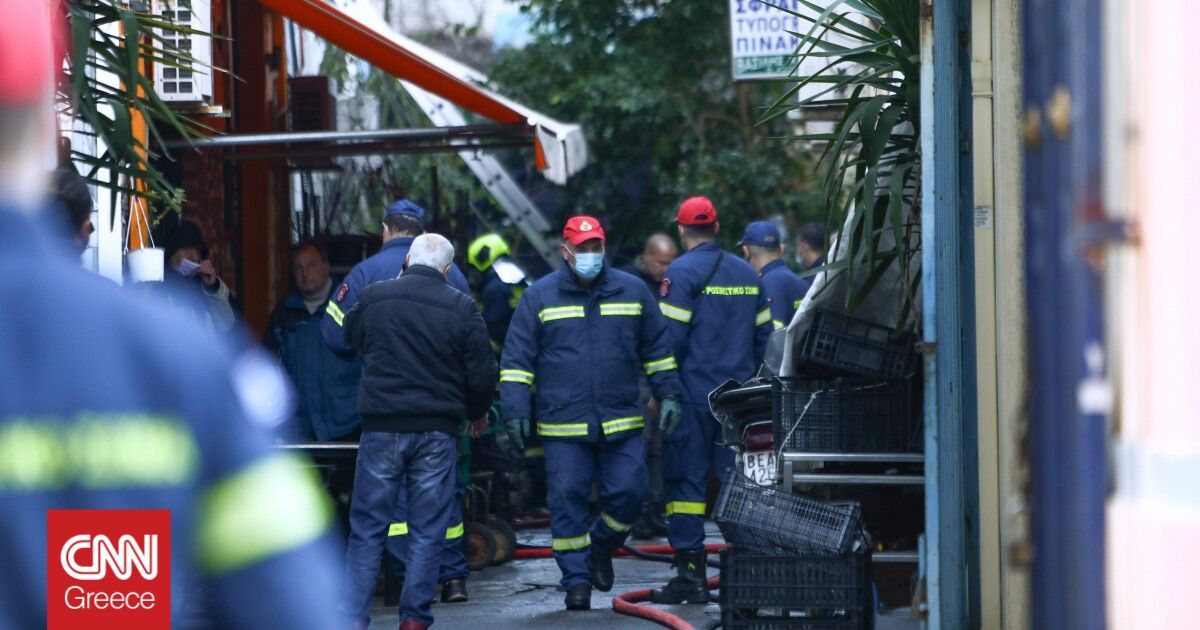 Τραγωδία στον Πειραιά: Ένας νεκρός από φωτιά σε σιδηρουργείο - CNN.gr