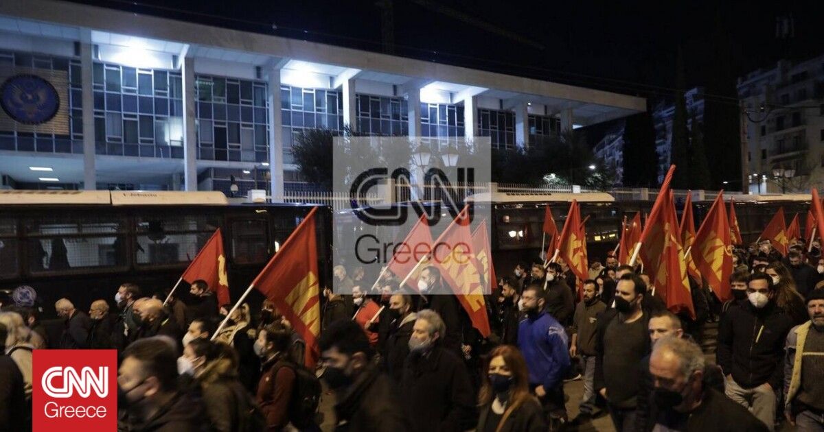 Πόλεμος Ουκρανία: Αντιπολεμική κινητοποίηση του ΚΚΕ και πορεία προς την ...