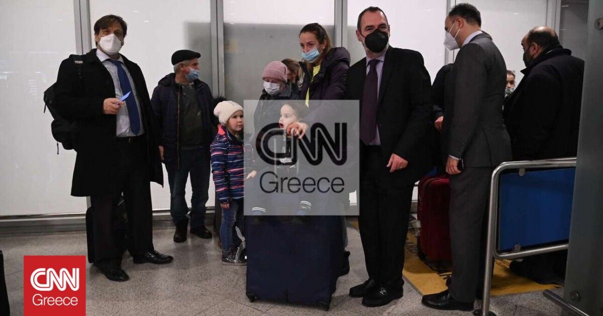 Πόλεμος Ουκρανία: Στην Αθήνα έφθασαν 50 Έλληνες και Κύπριοι από την ...