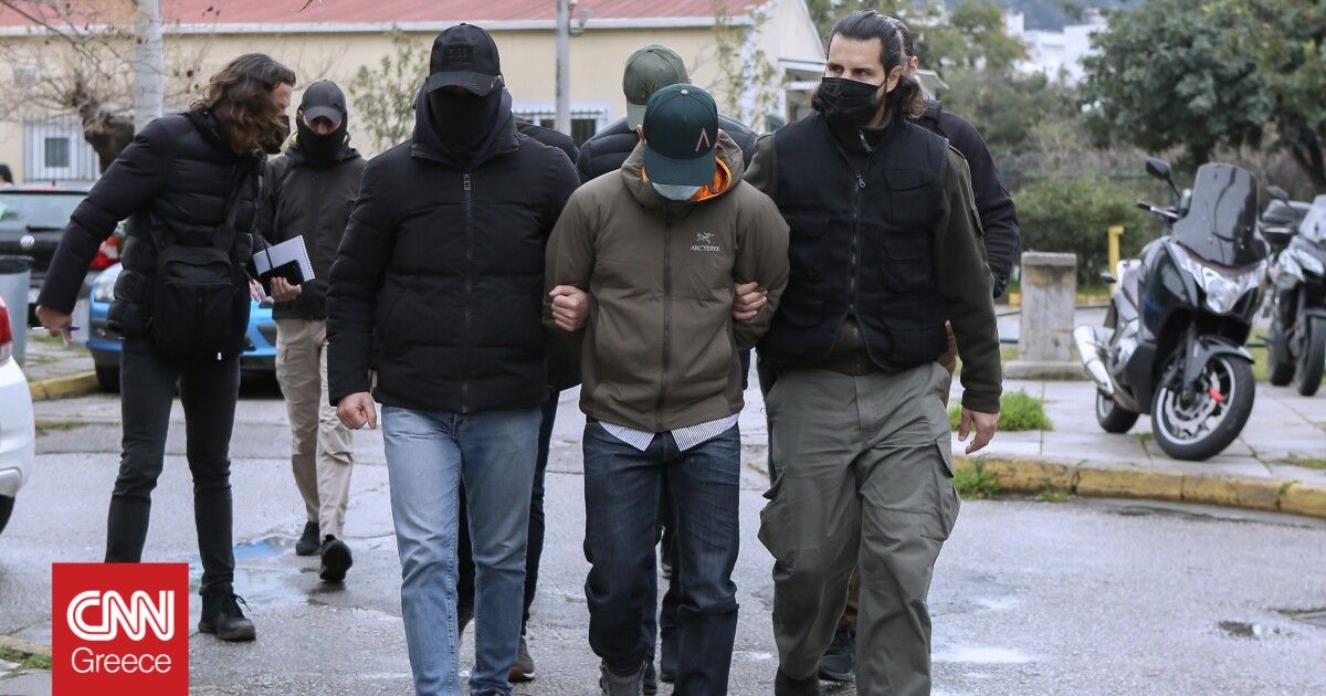 Γιώργος Κυπαρίσσης: Στη δημοσιότητα η ταυτότητα και οι φωτογραφίες των ...