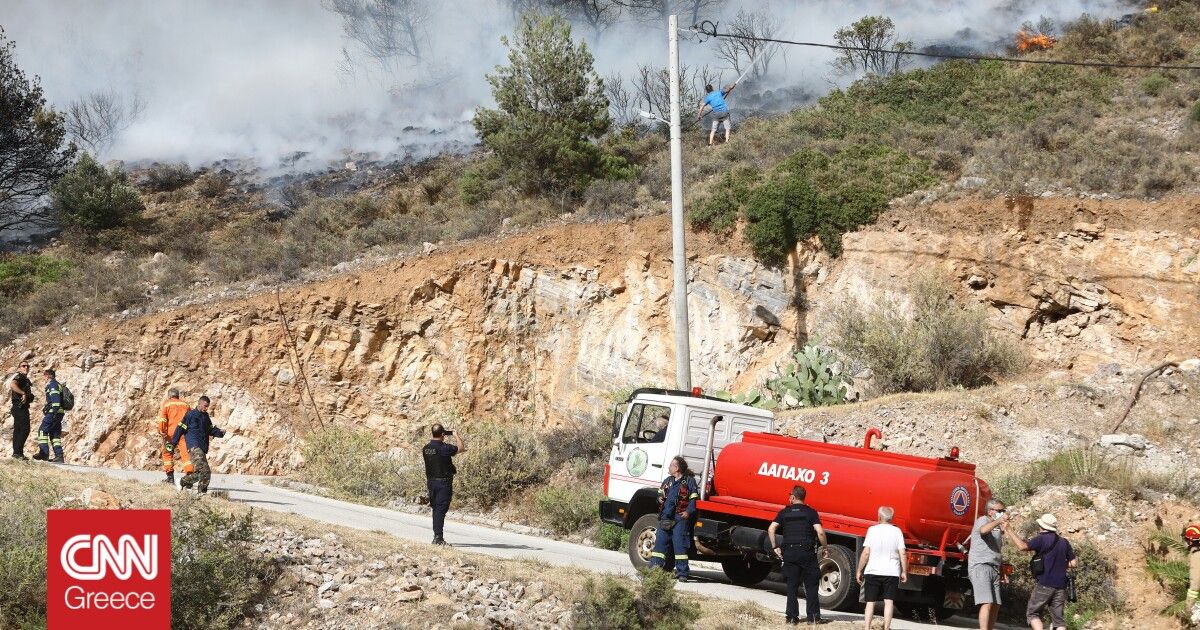 Φωτιά στη Βούλα - Άμεση κινητοποίηση της Πυροσβεστικής - CNN.gr