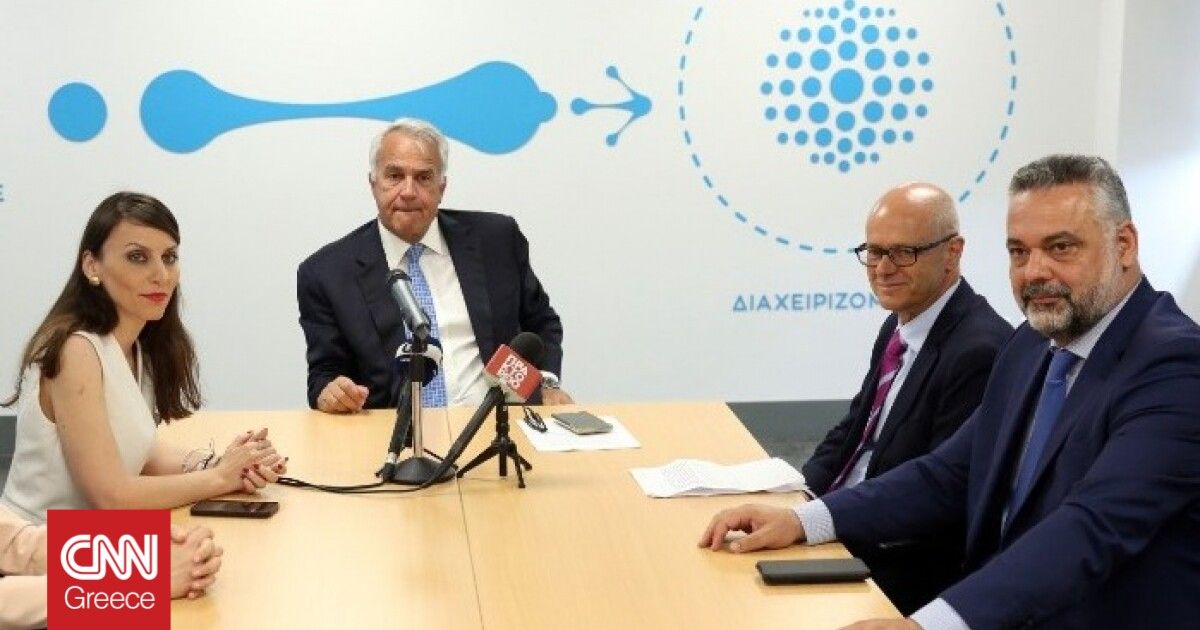 Υπ. Εσωτερικών: Παρουσίασε την ψηφιακή κάρτα του δημοσίου υπαλλήλου ...