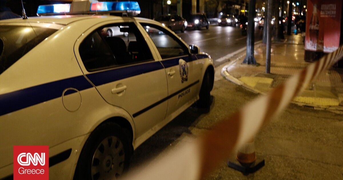 Τέσσερις τραυματίες αστυνομικοί από επιθέσεις με μολότοφ - CNN.gr