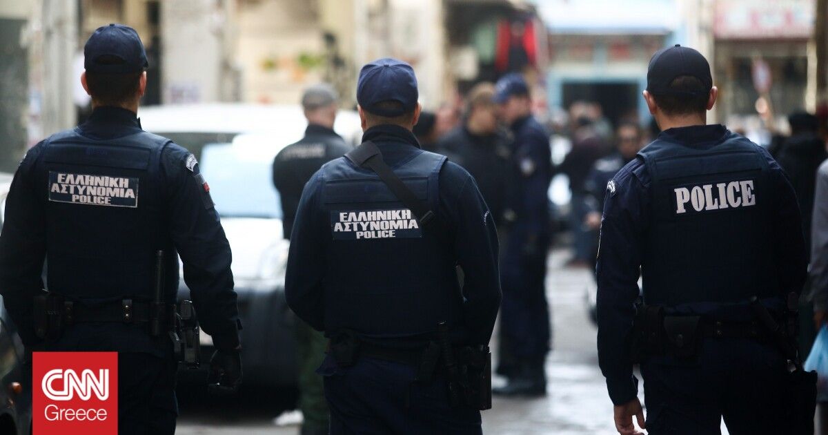 Εμπρηστική επίθεση πριν σε όχημα στη λεωφόρο Συγγρού - CNN.gr