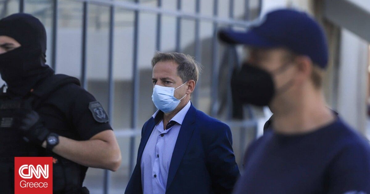 Δίκη Λιγνάδη: Ποινή κάθειρξης 12 ετών για το σκηνοθέτη - CNN.gr