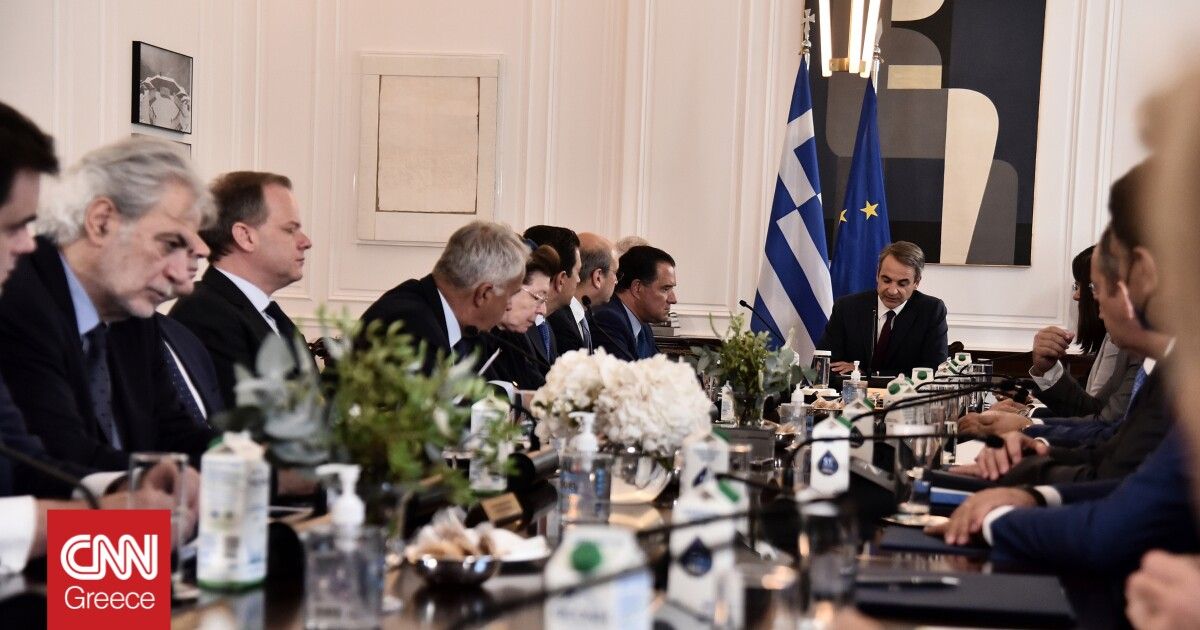Τα δύο μεγάλα μέτωπα και η νέα «διάταξη μάχης» του Μητσοτάκη - CNN.gr