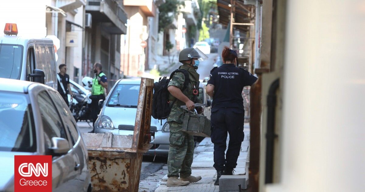 Συναγερμός στη Θεσσαλονίκη: Eντοπίστηκε χειροβομβίδα στο κέντρο της ...