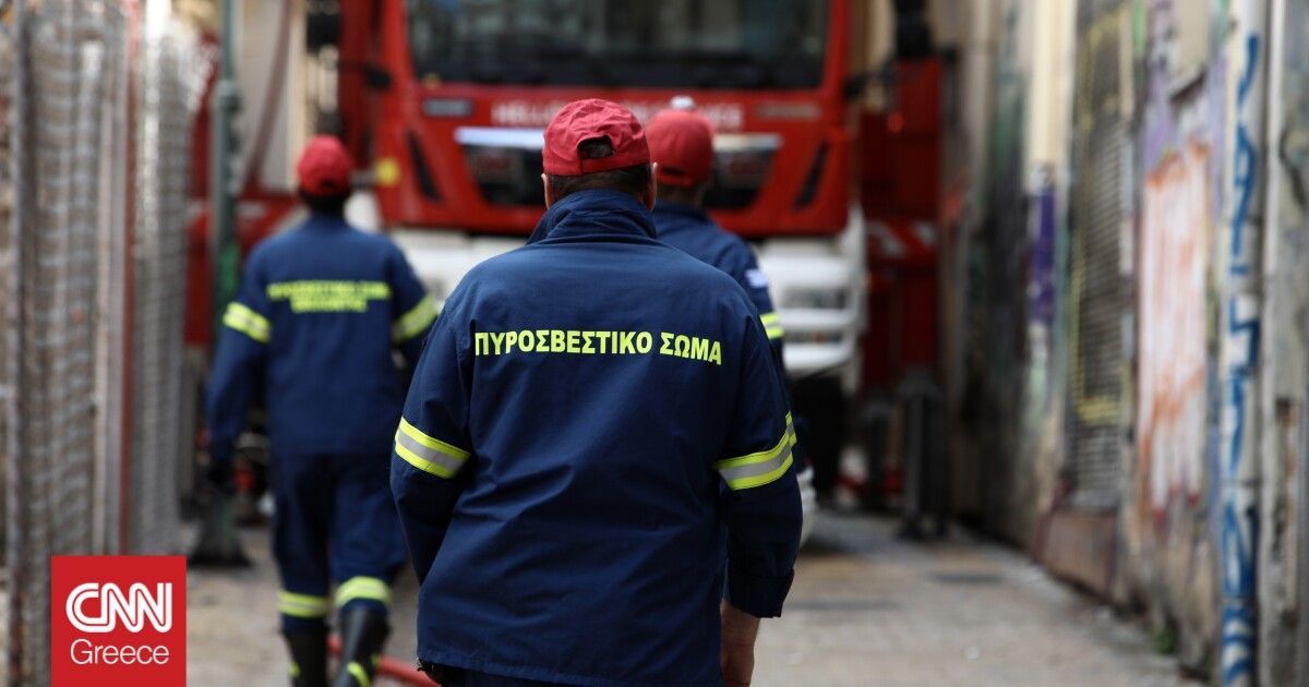 Φωτιά σε υπόγειο χώρο στην Πλάκα - Κινητοποίηση της Πυροσβεστικής - CNN.gr