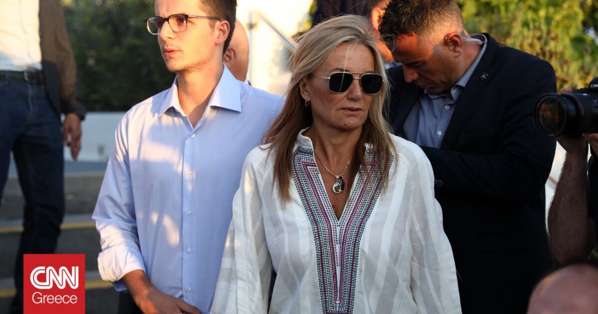 Μαρέβα Γκραμπόφσκι: Πέθανε ο πατέρας της - CNN.gr