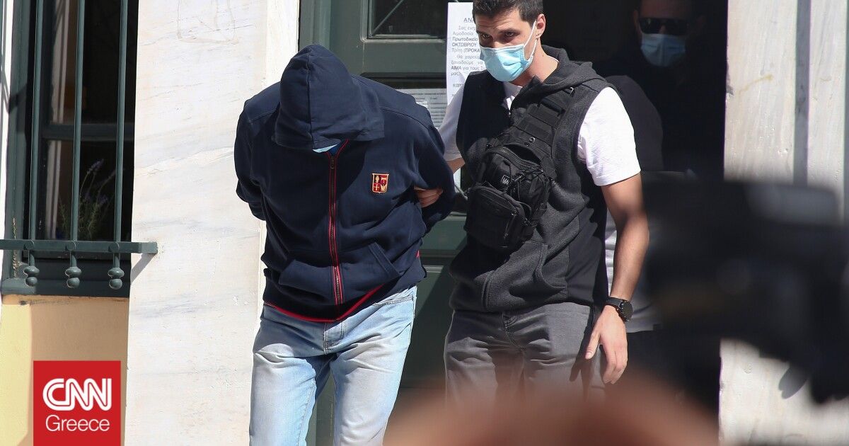 Σοβαρές καταγγελίες από την γιαγιά της 12χρονης: Ο Μίχος ζητούσε γυμνό ...