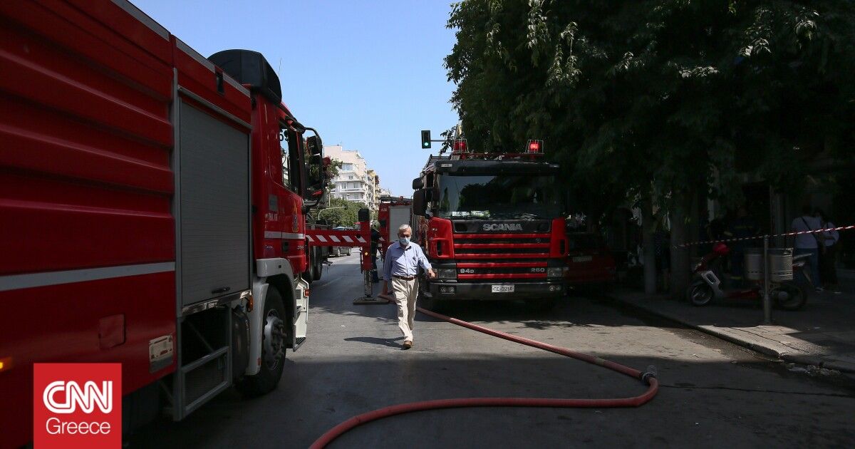 Πυρκαγιά σε εγκαταλελειμμένο κτήριο στον Πειραιά - Ισχυρές δυνάμεις της ...