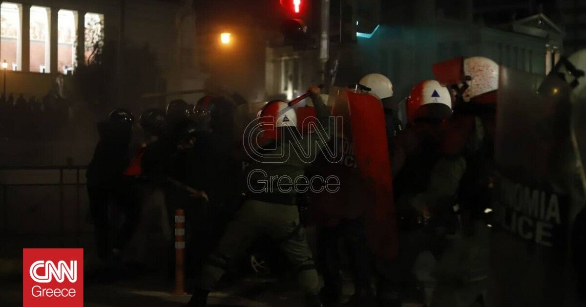 Επεισόδια στα Εξάρχεια: Συμπλοκές, χρήση χημικών και προσαγωγές - CNN.gr