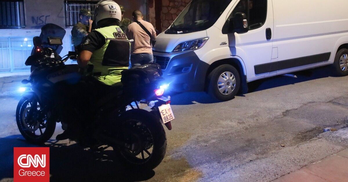 Θεσσαλονίκη: Αστυνομικοί έστησαν γέφυρα σωτηρίας για 6χρονο - CNN.gr