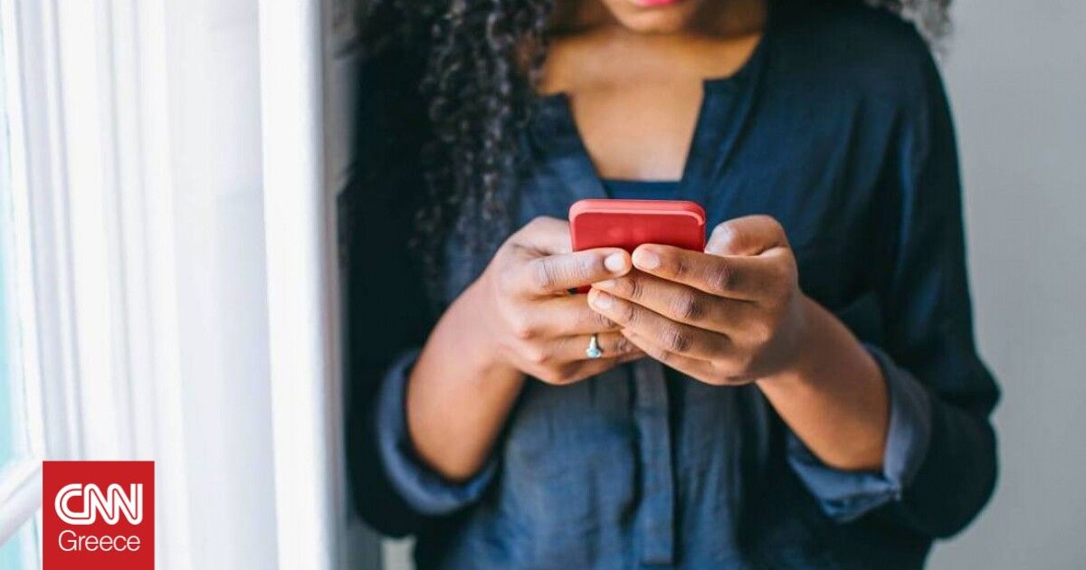 Έρχεται το Panic Button για γυναίκες σε κίνδυνο: Τι προβλέπει η τροπολογία - CNN.gr
