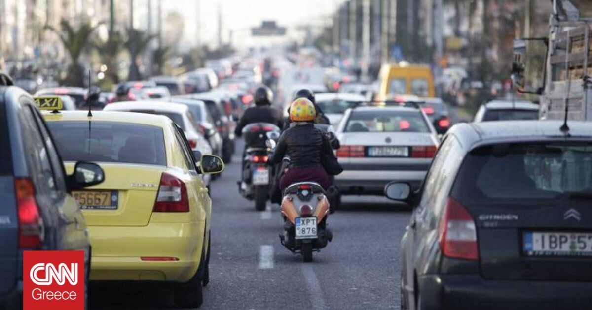 Νέος ΚΟΚ: Αυστηρότερα τα πρόστιμα - Τι ισχύει για τον οδηγό που φοράει ...