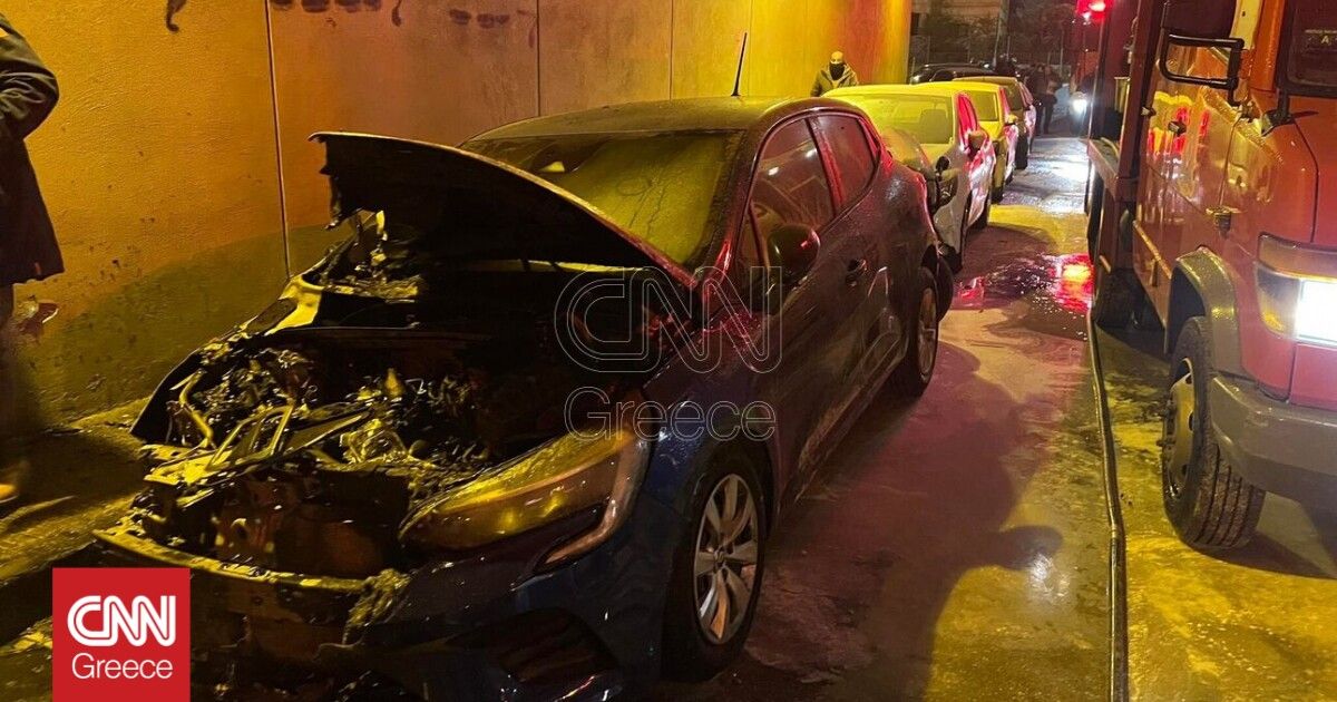 Επεισόδια και καμένα αυτοκίνητα έξω από το ΣΕΦ - CNN.gr