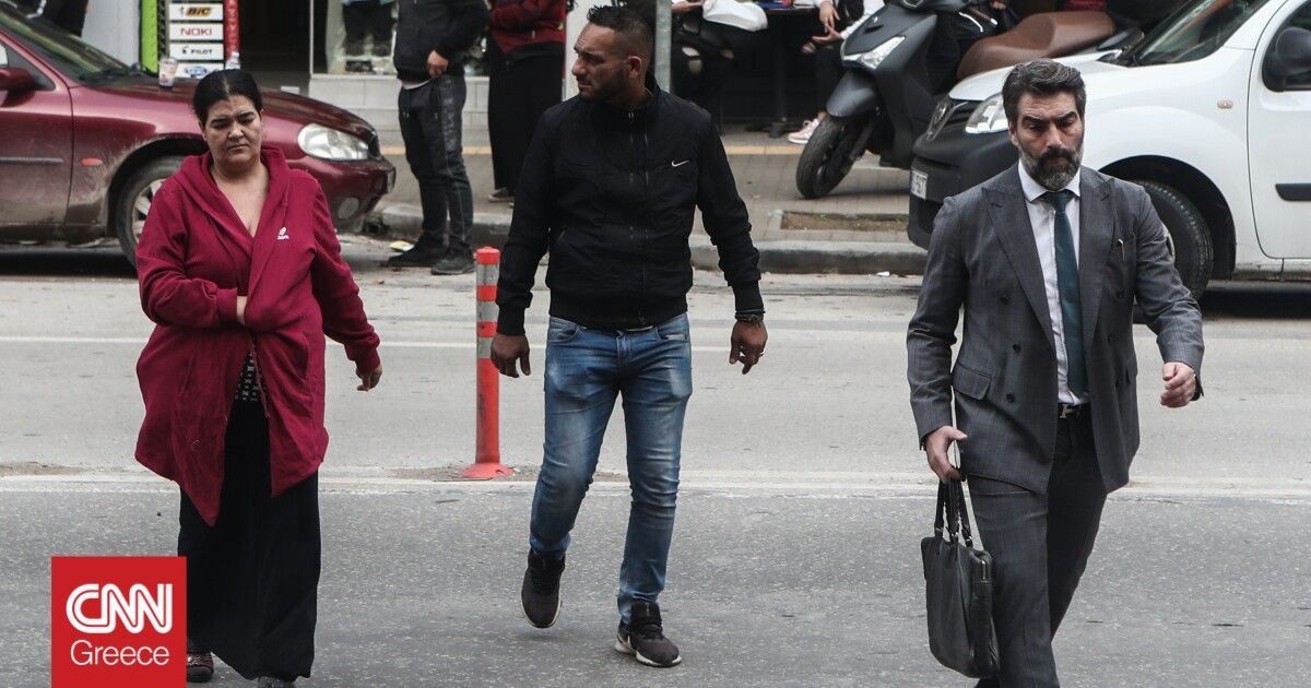 Πυροβολισμός 16χρονου: Βρέθηκε σφαίρα σφηνωμένη σε πόρτα ξενοδοχείου ...