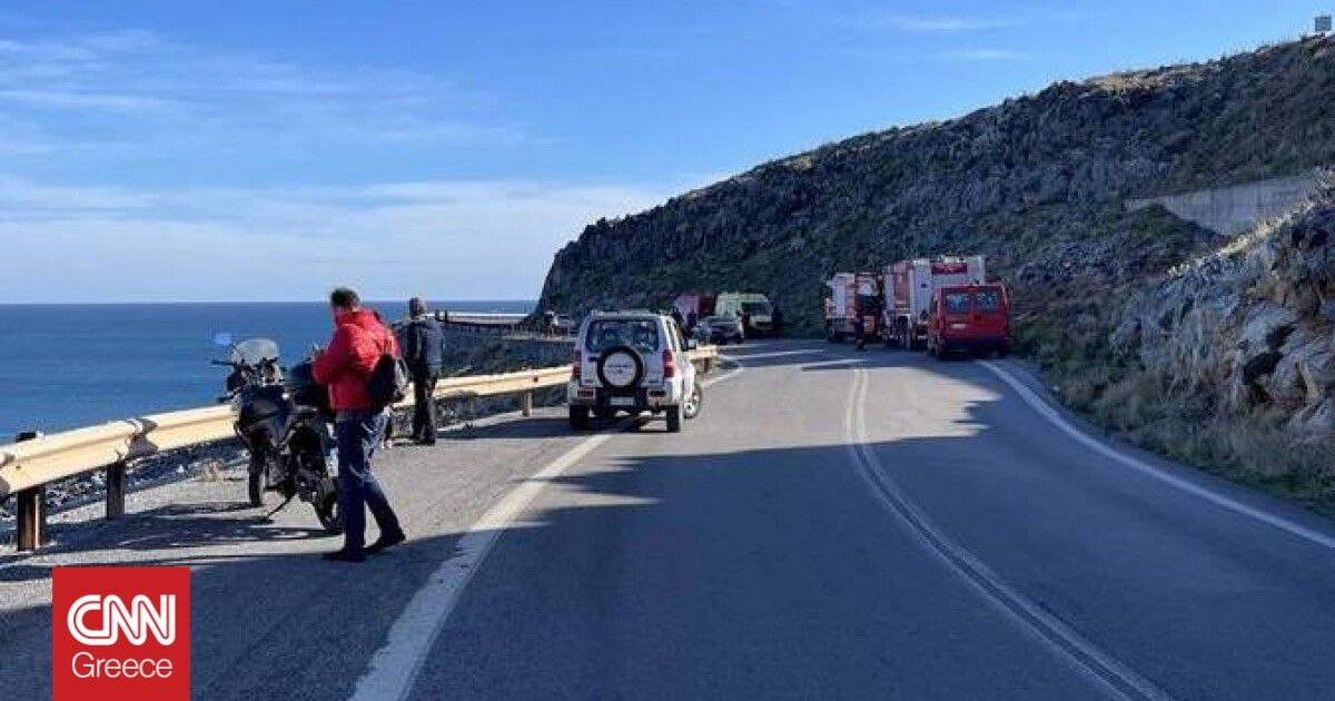 Πτώση μονοκινητηρίου στο Ηράκλειο: Ανασύρθηκαν από τη θάλασσα οι ...