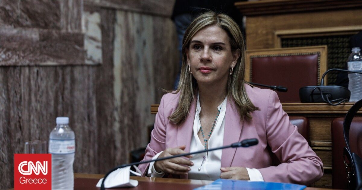 Ζωή Ράπτη: Στην εκδήλωση για τα 30 χρόνια της «Ηλιαχτίδας» - CNN.gr