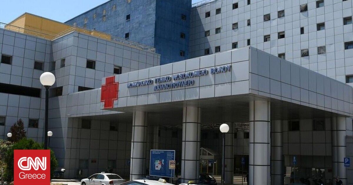 Βόλος: Αυτοκίνητο έπεσε σε στάση λεωφορείου - Ένας τραυματίας - CNN.gr