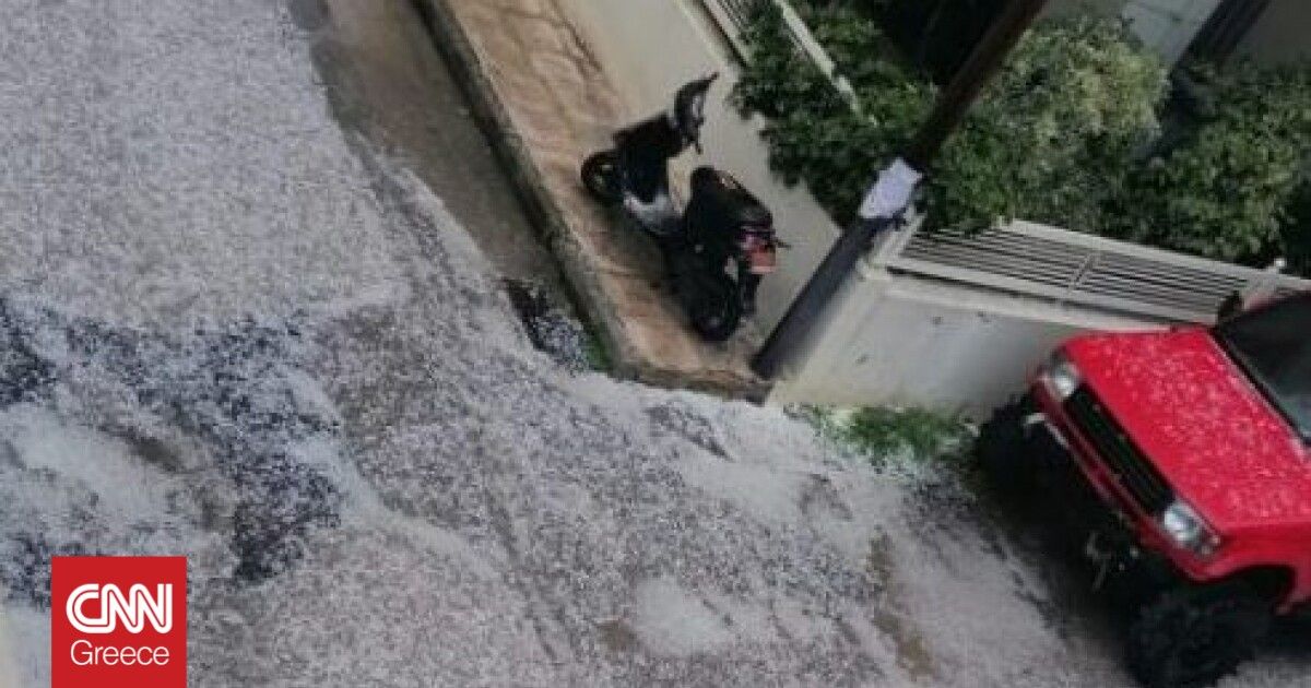 Πάτρα: Σφοδρή χαλαζόπτωση «έντυσε» στα λευκά το κέντρο της πόλης - CNN.gr