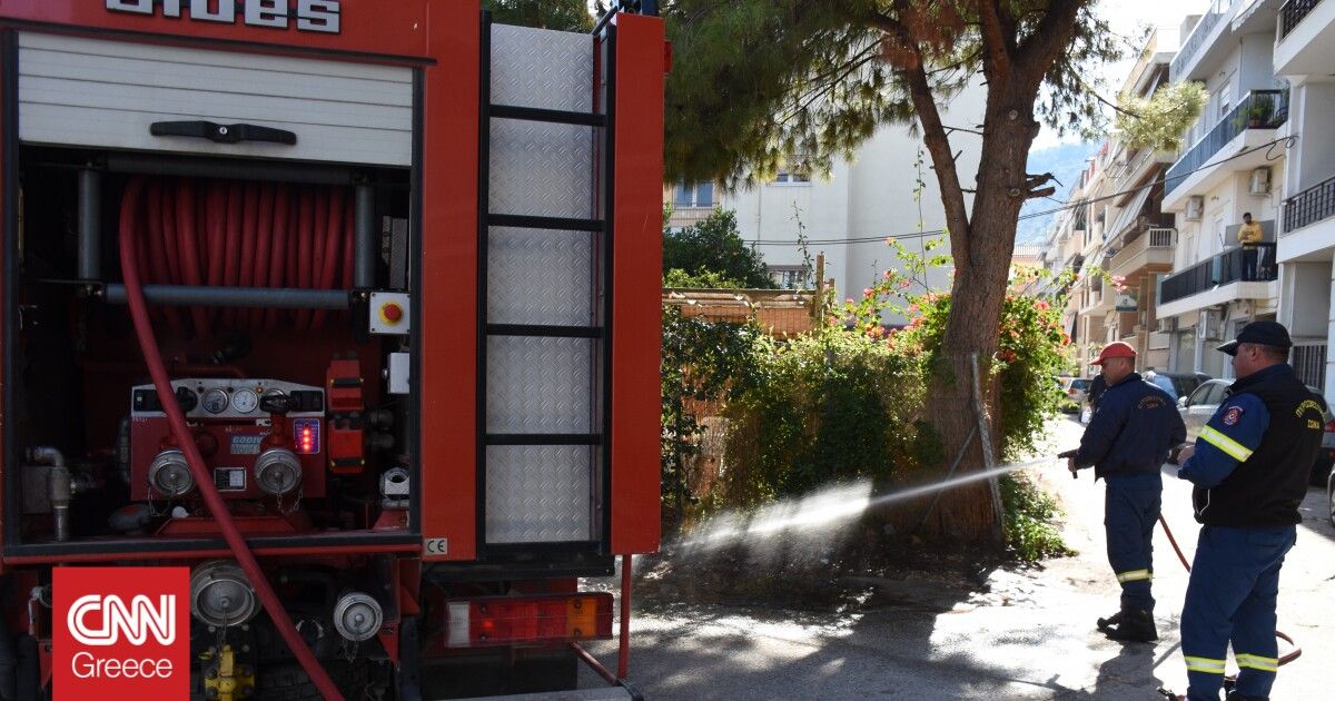 Αιγάλεω: Πυρκαγιά σε διαμέρισμα - Απεγκλωβίστηκαν ηλικιωμένοι - CNN.gr