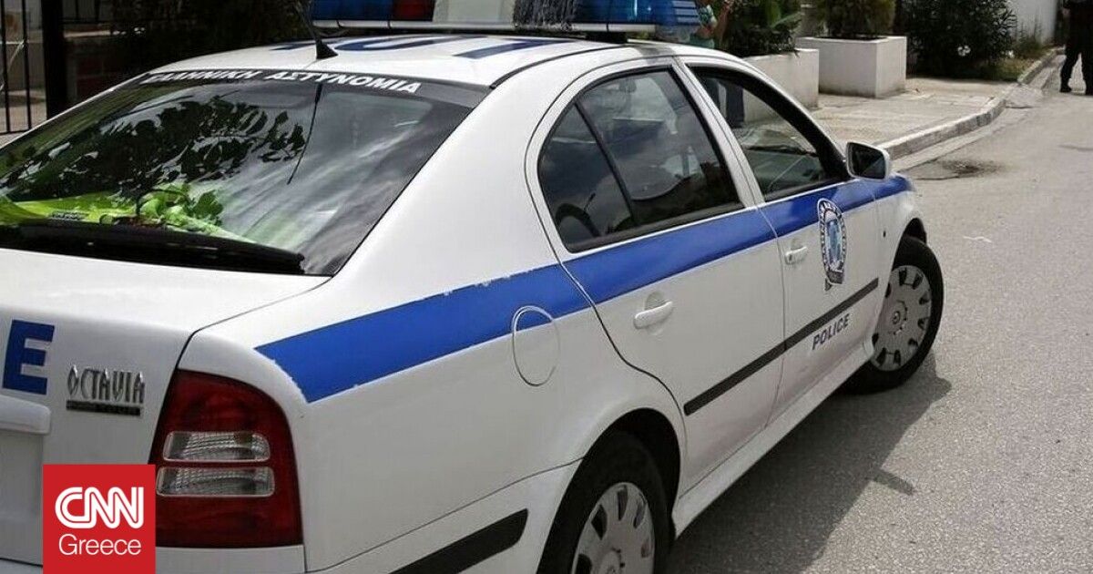 Άλιμος: Επίθεση με εμπρηστικό μηχανισμό σε είσοδο πολυκατοικίας - CNN.gr