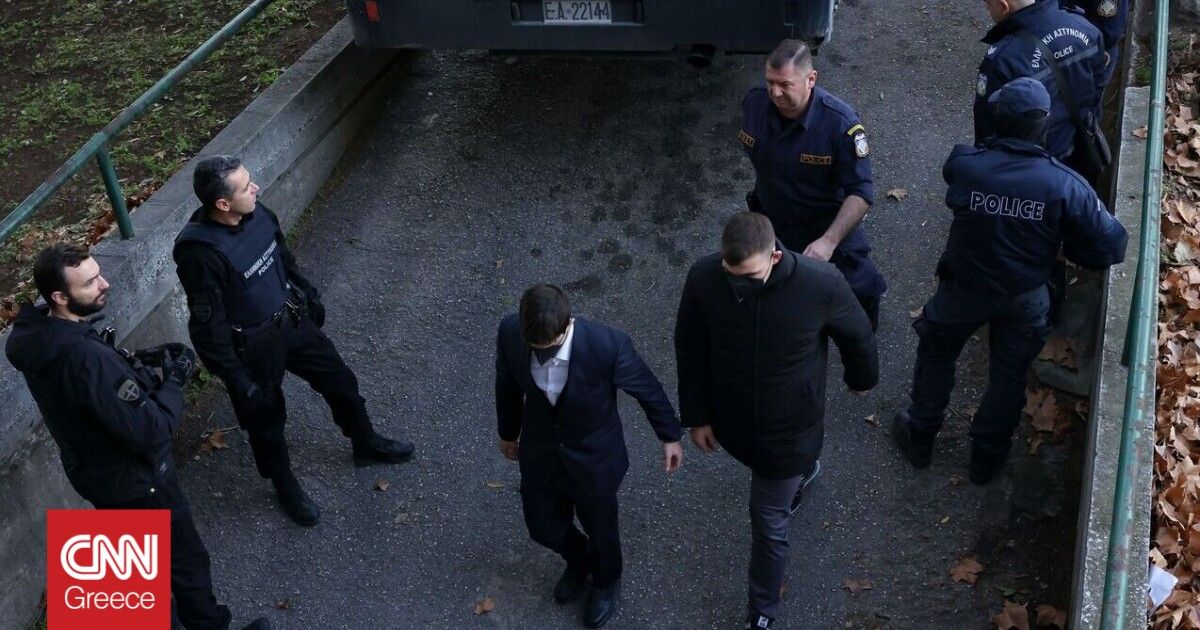 Δίκη Καμπανού: Εν μέσω εντάσεων η κατάθεση του μάρτυρα αστυνομικού - CNN.gr