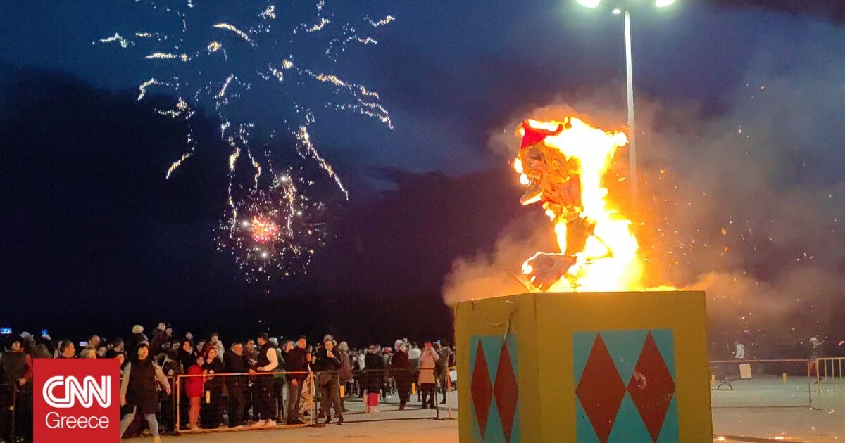 Καρναβάλι Πάτρας: Έπεσε η αυλαία με την καύση του βασιλιά Καρνάβαλου ...