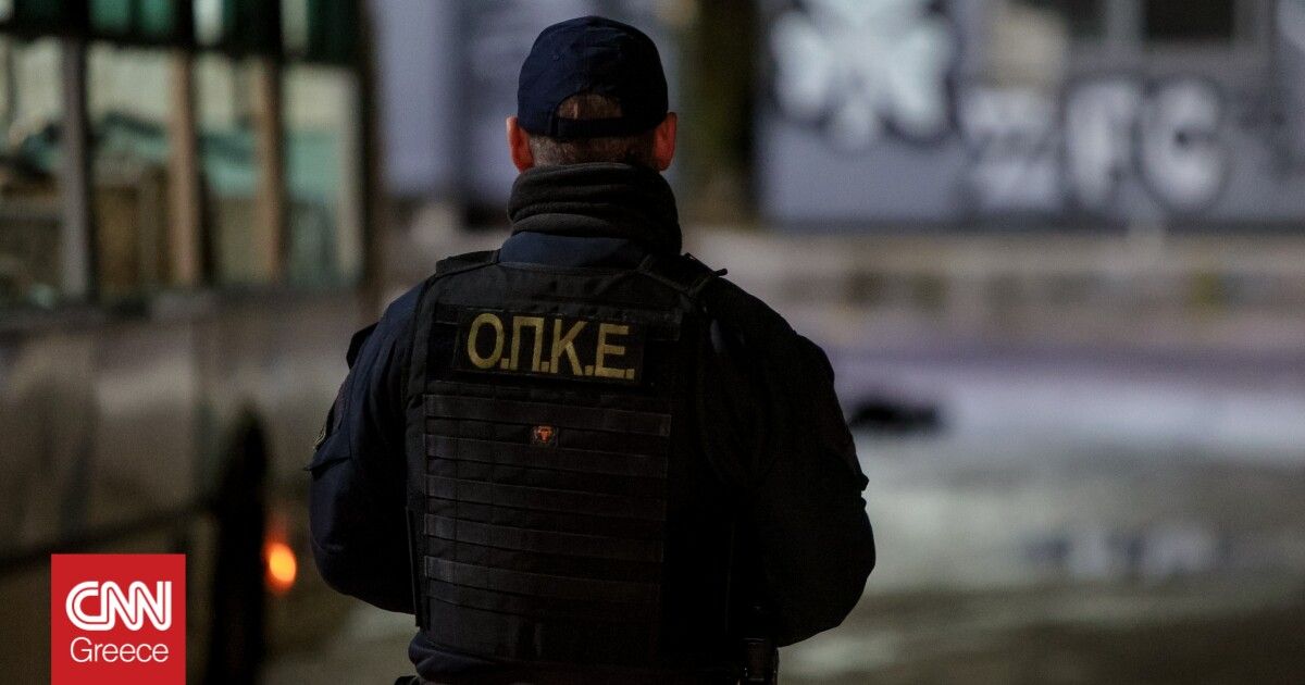 Επίθεση σε αστυνομικούς στη Μυτιλήνη - Συνελήφθησαν τέσσερα άτομα - CNN.gr