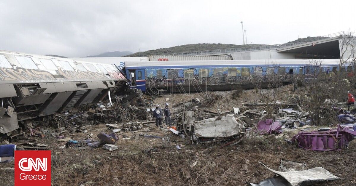 Σύγκρουση τρένων στα Τέμπη: Εικόνες από την επιχείρηση διάσωσης στον ...