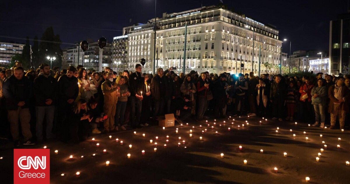 Σίγησε όλη η Ελλάδα για τα Τέμπη - Σιωπηλές συγκεντρώσεις στη χώρα - CNN.gr