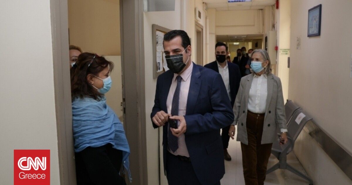 Επίσκεψη Πλεύρη στο Σπηλιοπούλειο Νοσοκομείο «Η ΑΓΙΑ ΕΛΕΝΗ» - CNN.gr