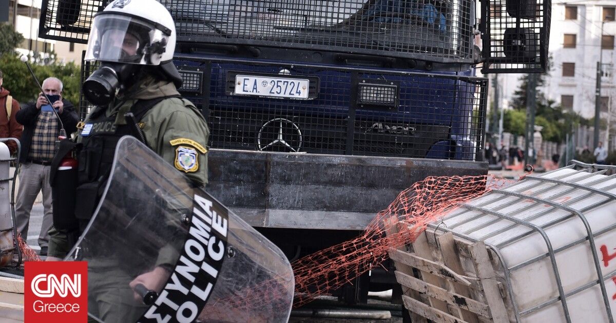 Επιχείρηση των ΜΑΤ στην κατάληψη της πρυτανείας του ΕΚΠΑ – Δέκα ...