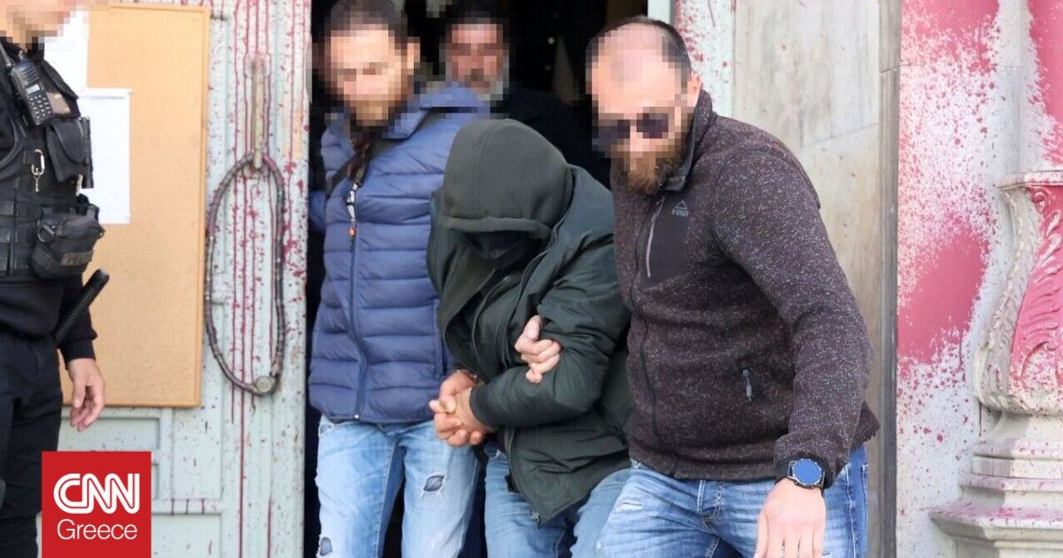Στη φυλακή ο λυράρης για βιασμό και μαστροπεία του 11χρονου στο ...