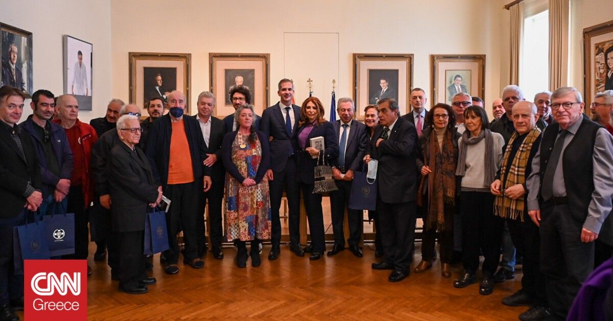 Ο Δήμος Αθηναίων παρουσίασε το «Αθηναϊκό Μειδίαμα», με 80 ιστορίες της ...