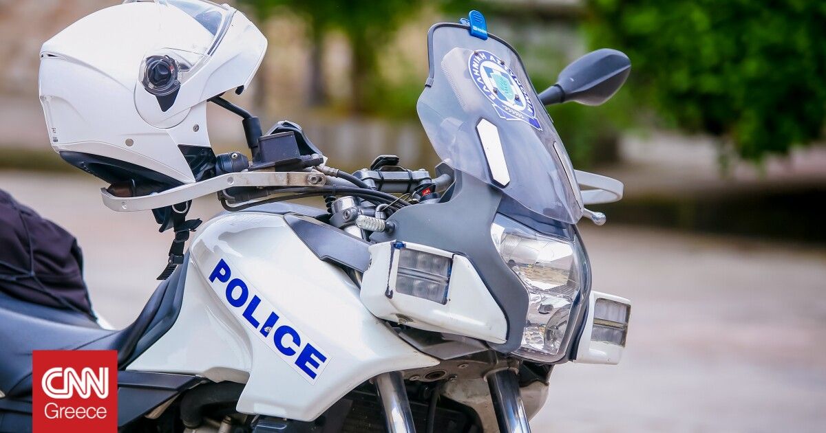 Αποκαλυπτικοί διάλογοι του αστυνομικού που πουλούσε ναρκωτικά - CNN.gr