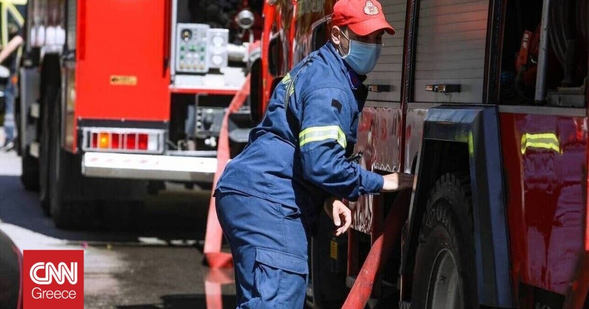 Φωτιά ξέσπασε σε διαμέρισμα στο Περιστέρι - Επιχείρηση της ...