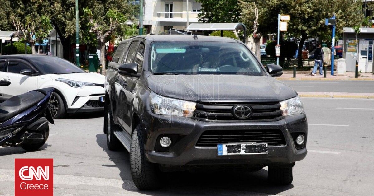 Δολοφονία Καραϊβάζ: Έφτασαν στα Δικαστήρια οι δύο συλληφθέντες - CNN.gr
