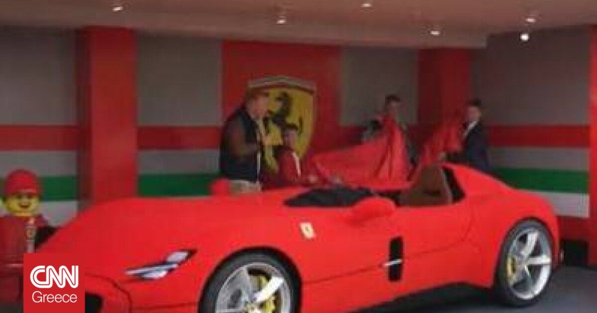 Κατασκεύασαν Ferrari από 383.610 τουβλάκια Lego - CNN.gr