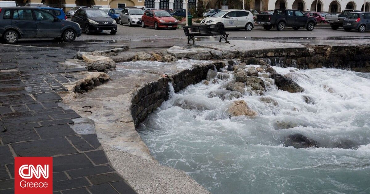 Ποτάμια οι δρόμοι στη Ρόδο λόγω ισχυρής βροχόπτωσης - CNN.gr
