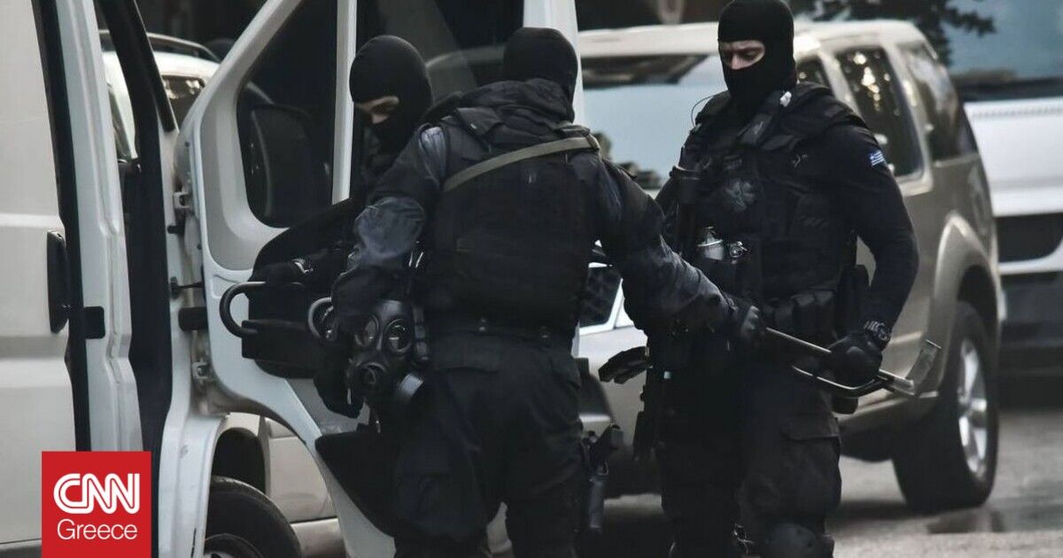 Συλλήψεις για επίθεση σε αστυνομικούς και καταστροφές σε καταστήματα ...