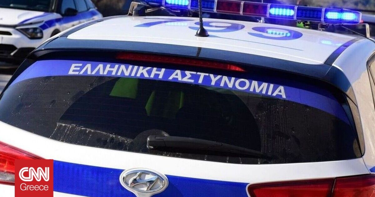 Τρελή πορεία αυτοκινήτου στην Καλαμάτα - Έπεσε πάνω σε σταθμευμένα ...