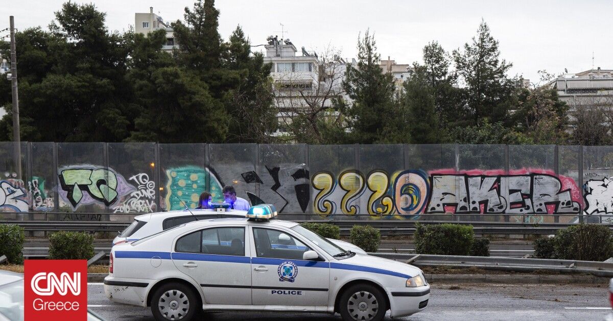 Τροχαίο στην Πειραιώς μετά από καταδίωξη - Μετ’ εμποδίων η κυκλοφορία ...