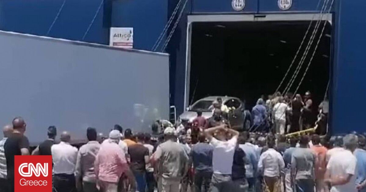 Ένταση στο λιμάνι της Ρόδου: Οδηγοί ταξί εμπόδισαν να αποβιβαστούν αυτοκίνητα της Uber - CNN.gr