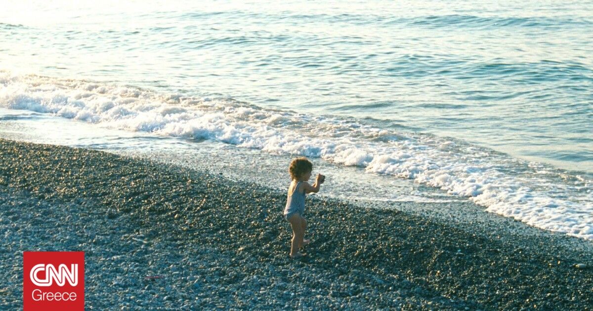 Καύσωνας: Μέσα στο σπίτι και όχι στις παραλίες τα μικρά παιδιά 12:00 ...