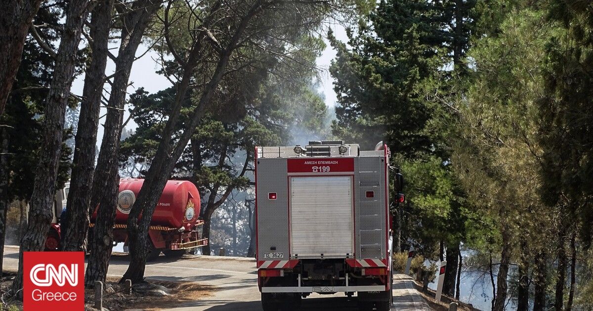 Ρόδος: Κάτοικοι και τουρίστες τρέχουν να σωθούν από τη φωτιά ...