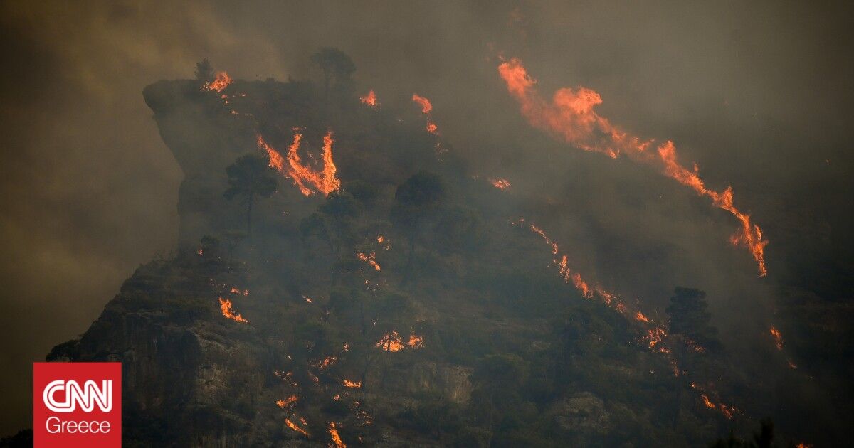 Σε ύφεση οι δύο πυρκαγιές σε Επίδαυρο, Κορινθία - CNN.gr