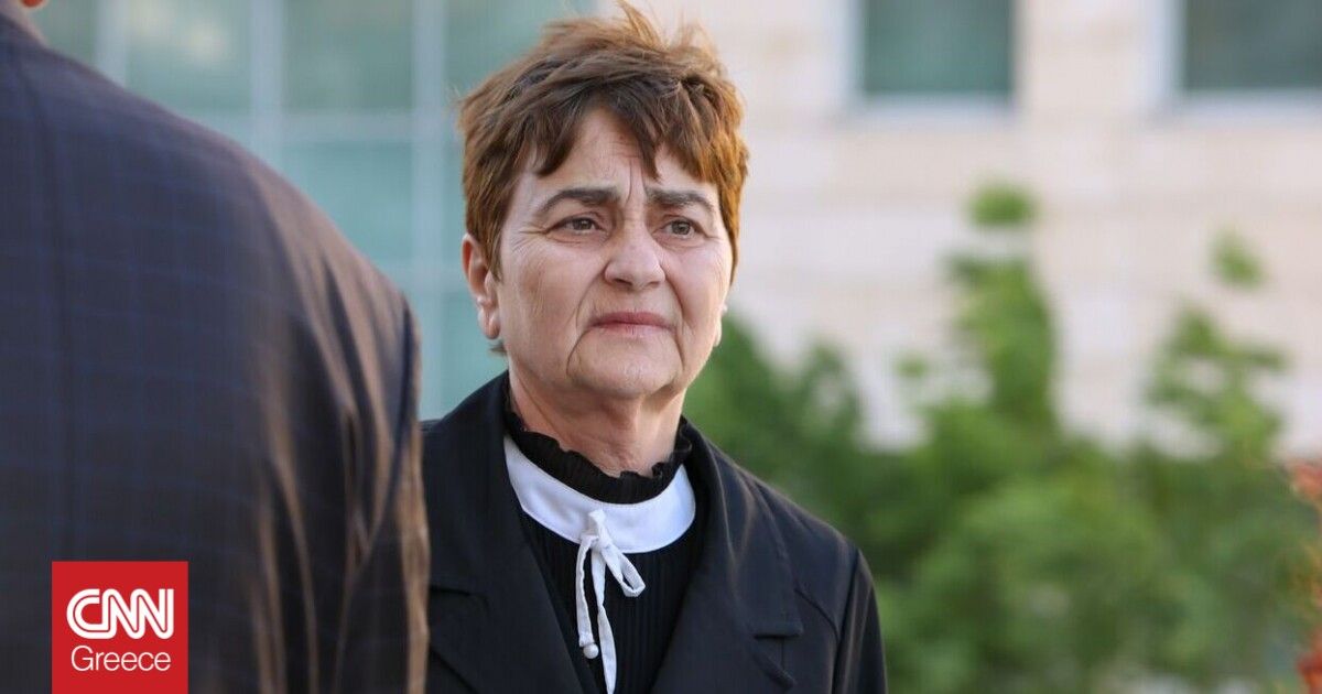 Η μητέρα της Ελένης Τοπαλούδη δώρισε τα βιβλία της σε δανειστική ...