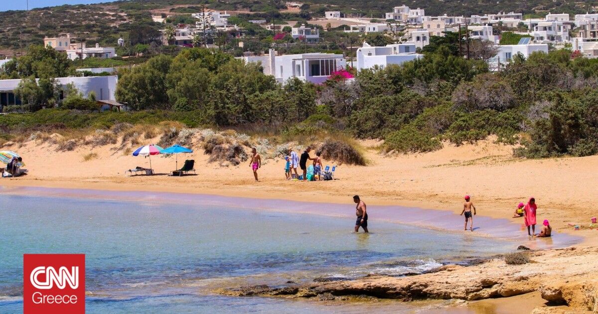 Κίνημα της πετσέτας: Απομακρύνθηκαν ξαπλώστρες από παραλία στην Πάρο ...